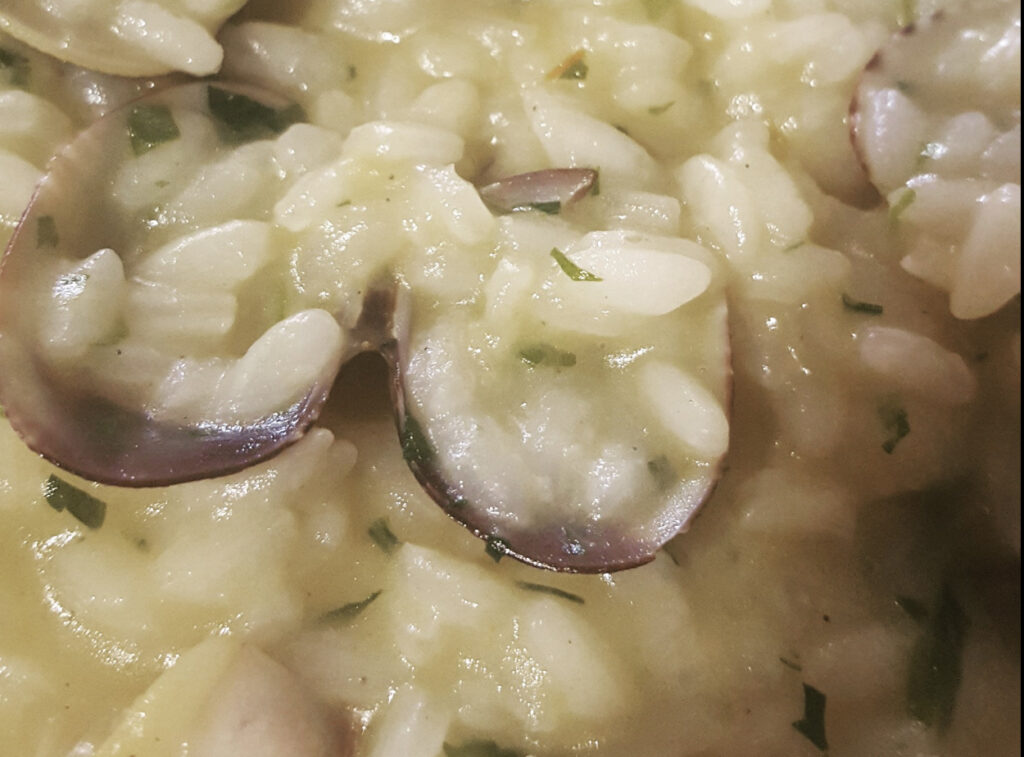 Risotto alle vongole di Cracco, lo chef stellato spiega come ottenere ...