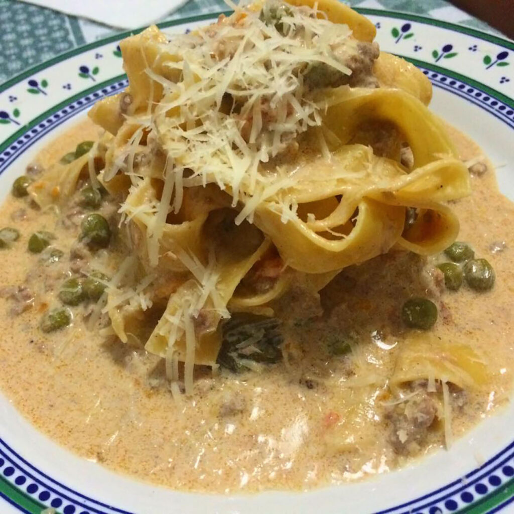 Pasta al sugo di agnello: il primo cremoso e saporito per il Pranzo di ...