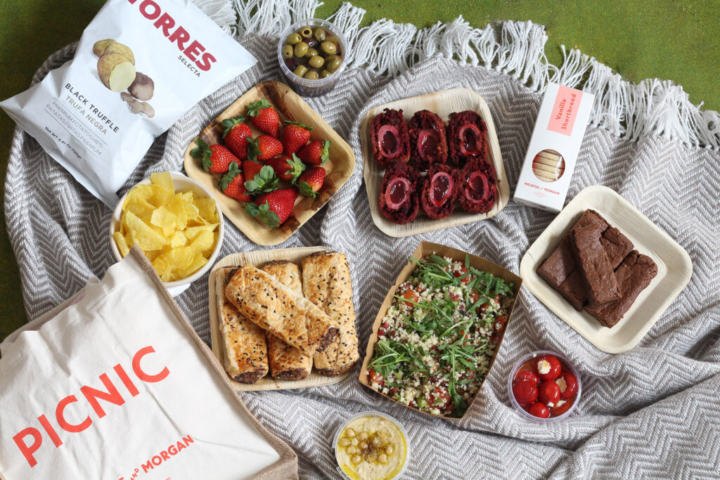Luxury ready-made picnic hamper deliveries in London